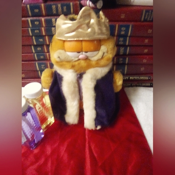 United Feature Syndicate | Toys | Very Rare 978 Garfield Your Royal ...